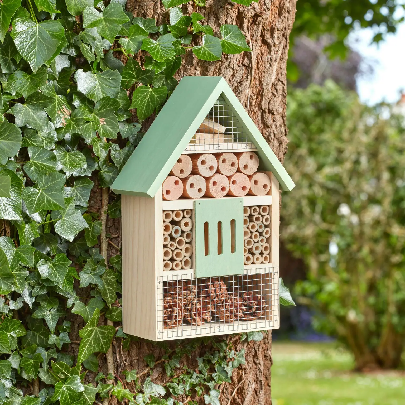 Bug & Bee Habitat - Cowell's Garden Centre | Woolsington