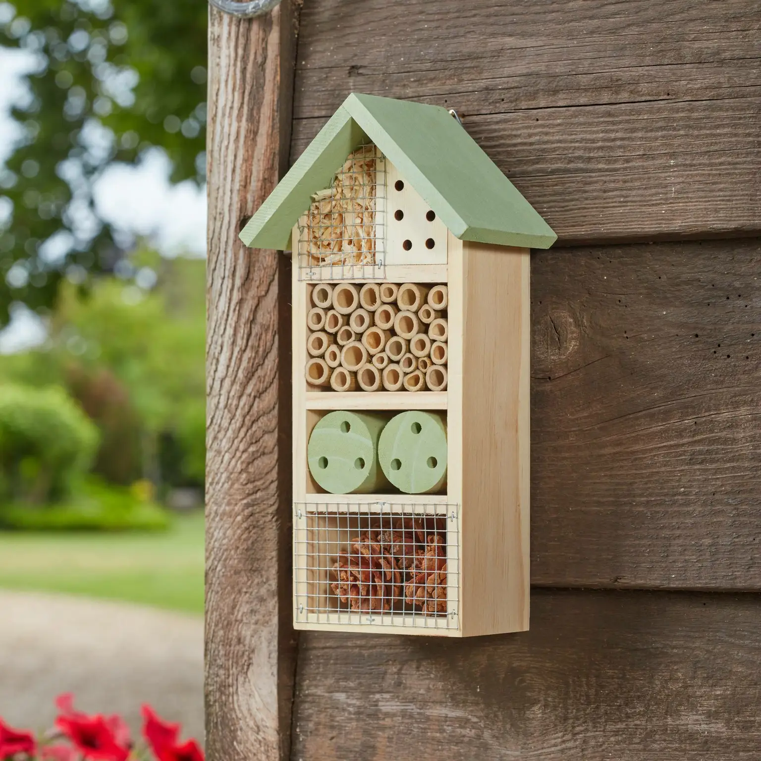 Bug & Bee Hotel - Cowell's Garden Centre | Woolsington