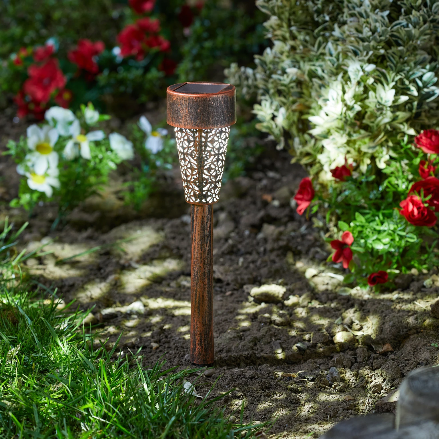 Damasque Stake Light Set - Cowell's Garden Centre | Woolsington