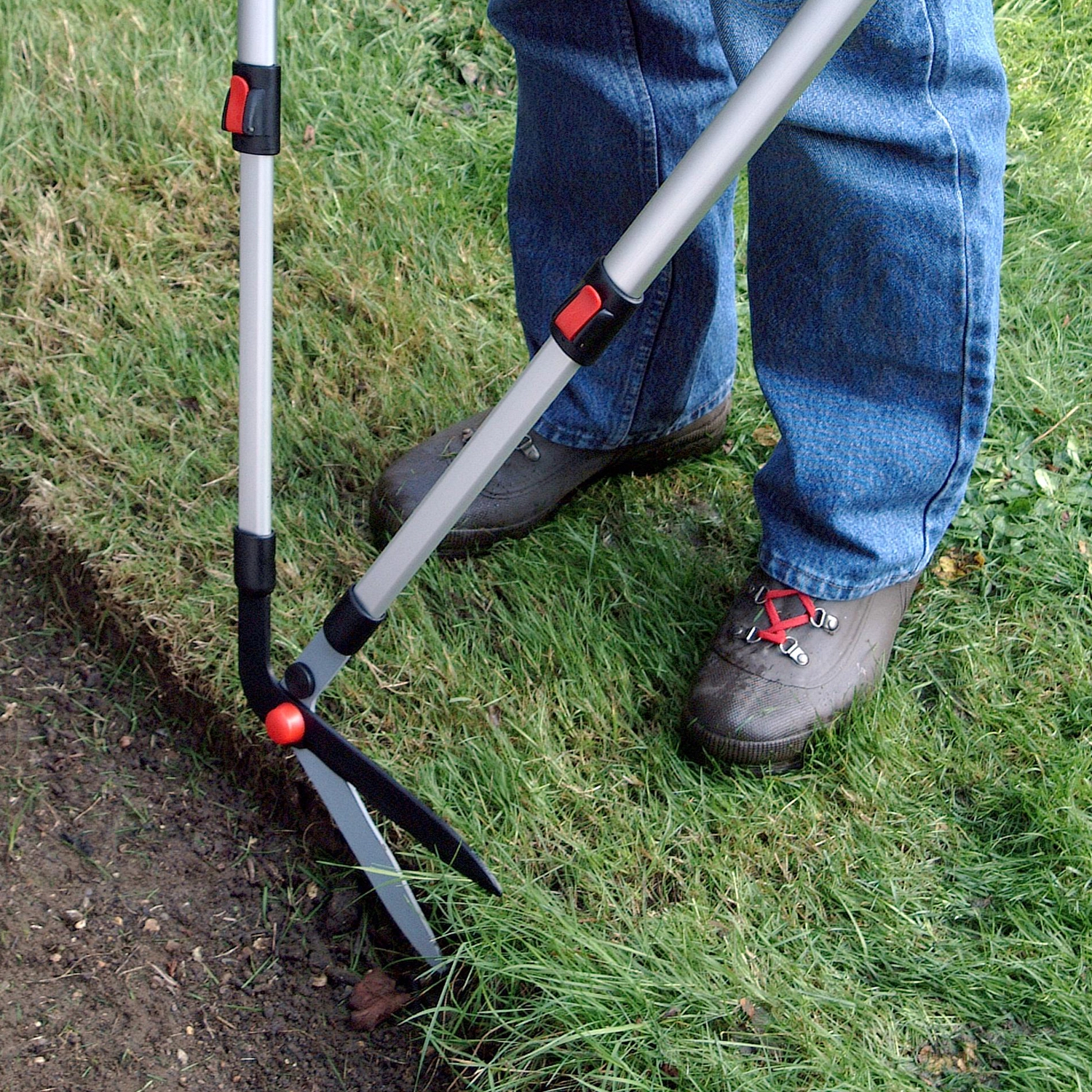 Darlac Telescopic Edging Shear - Cowell's Garden Centre | Woolsington