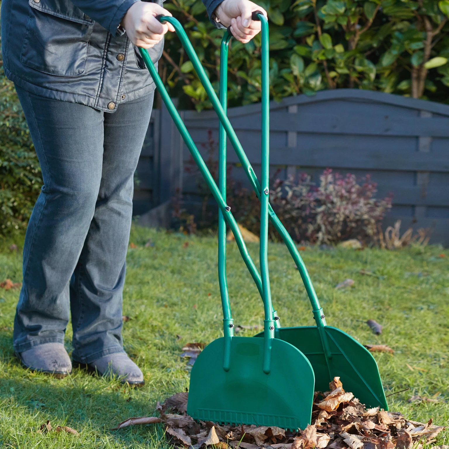 Easy Leaf Grabbers - Cowell's Garden Centre | Woolsington
