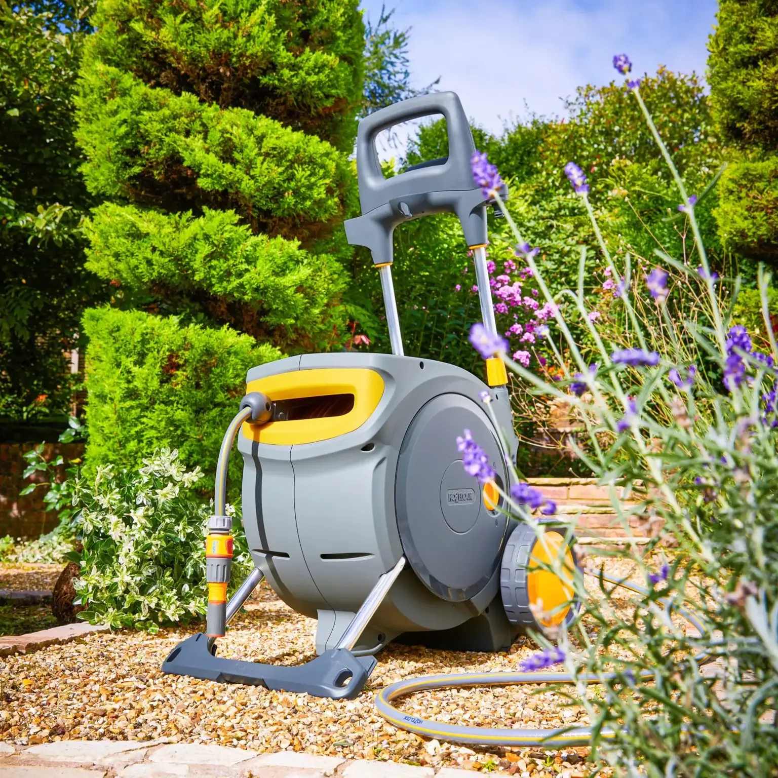 Hozelock Mobile Auto Reel & Hose - Cowell's Garden Centre | Woolsington