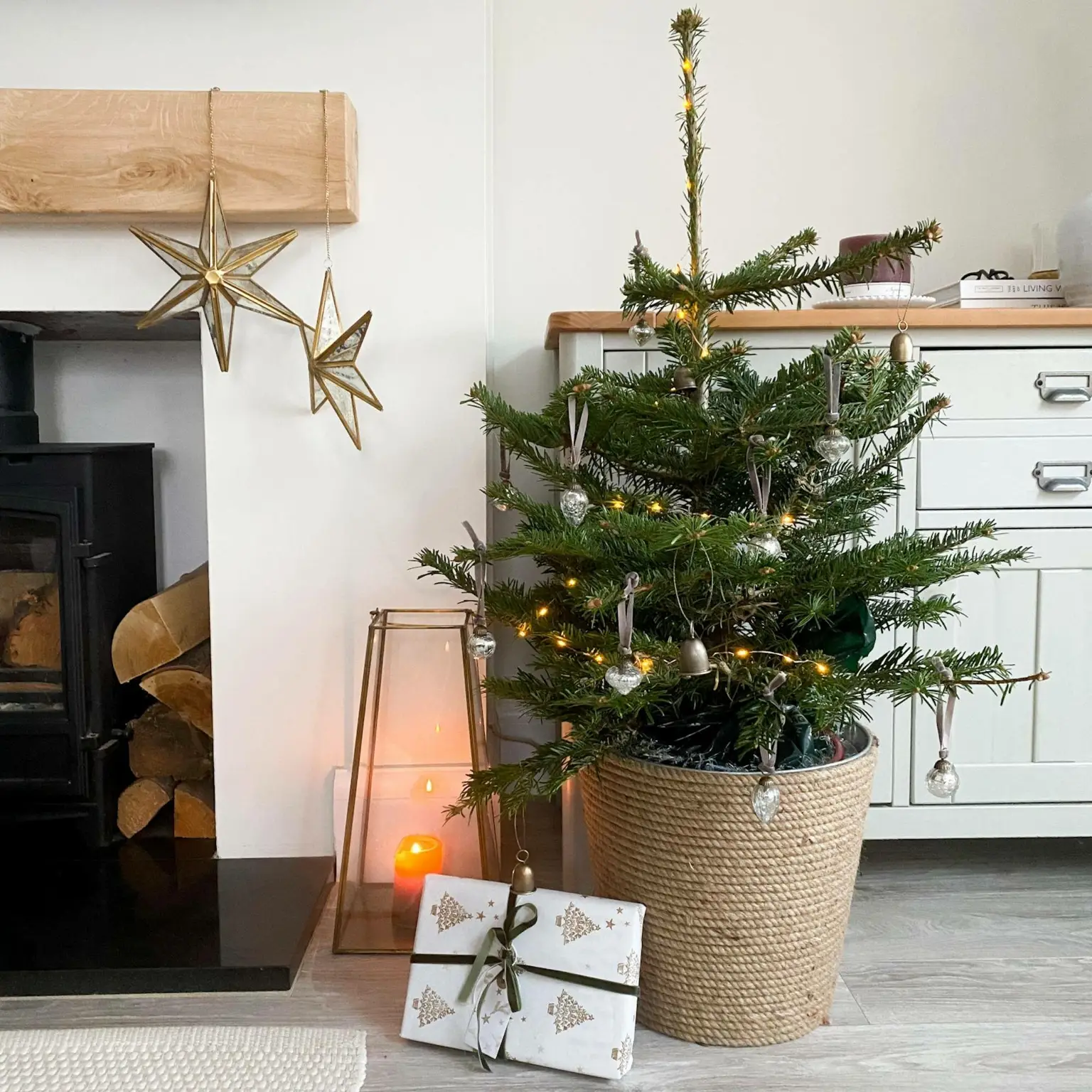 Ivyline Jute Christmas Tree Bucket Ø32cm - Cowell's Garden Centre ...