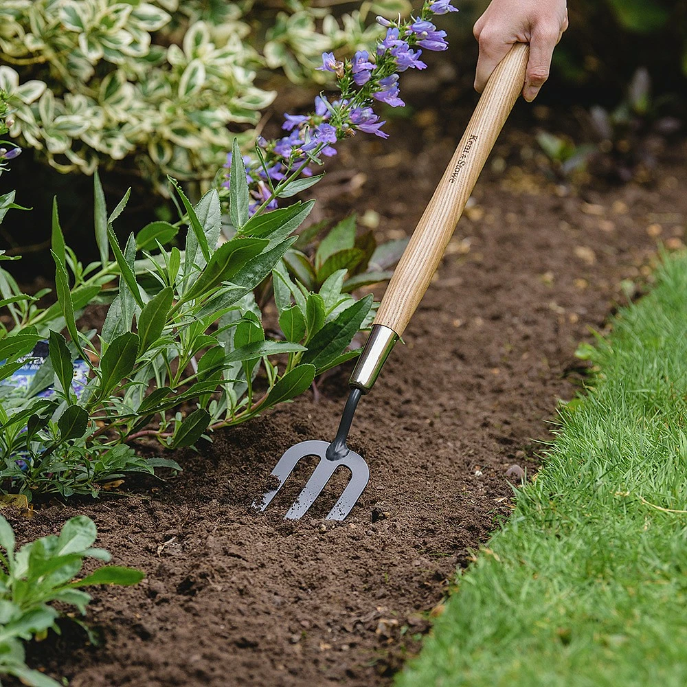 Kent & Stowe Carbon Border Hand Fork - Cowell's Garden Centre | Woolsington